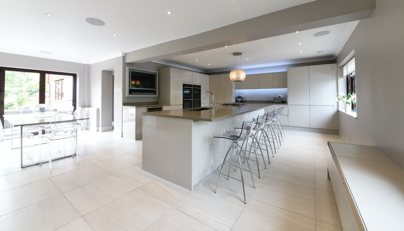 Modern Burbidge Kitchen | Burnhill Kitchens
